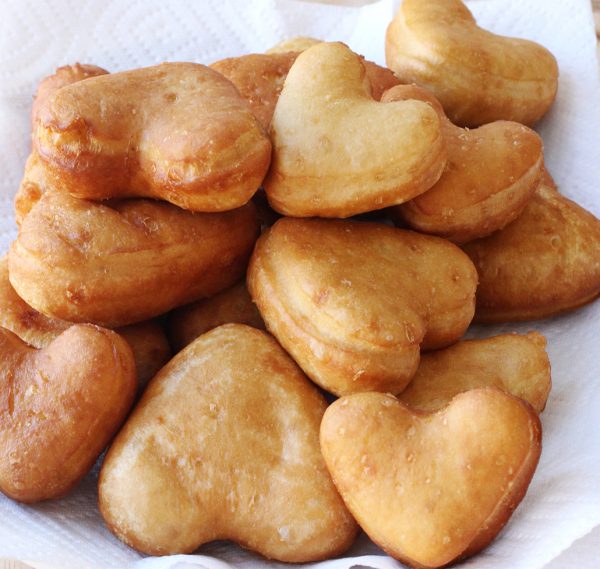 Easy Homemade Mekitsi Fried Dough Pastry – Bulgarian Breakfast Doughnut ...